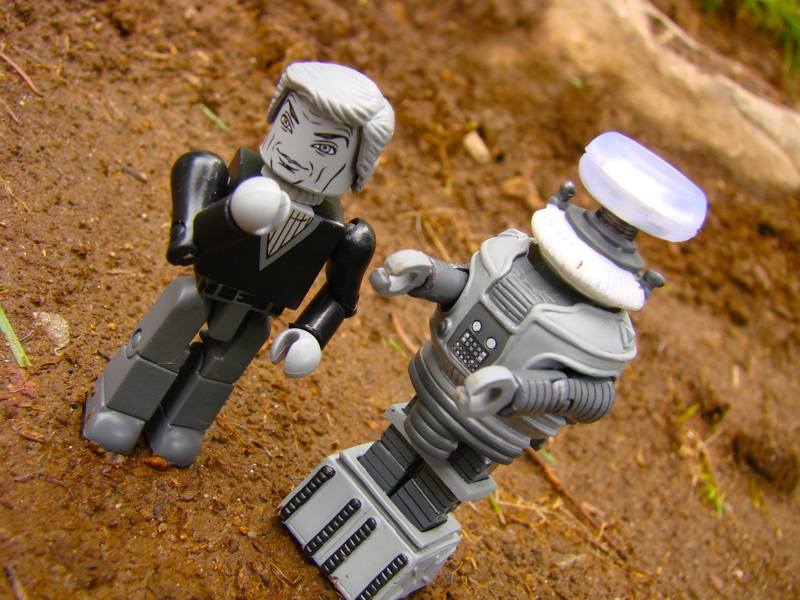 The First Lost In Space Minimates Due To Arrive at San Diego Comic-Con ...