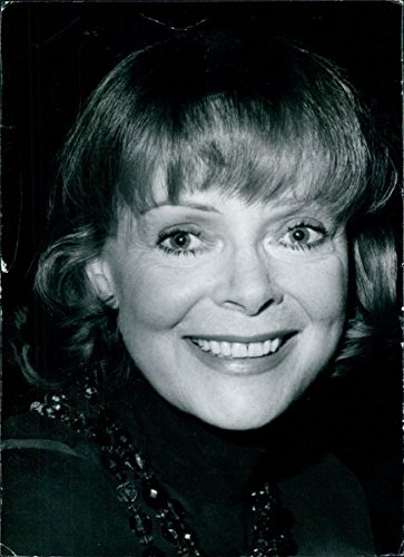 Vintage photo of June Lockhart smiling. - Lost In Space Forever